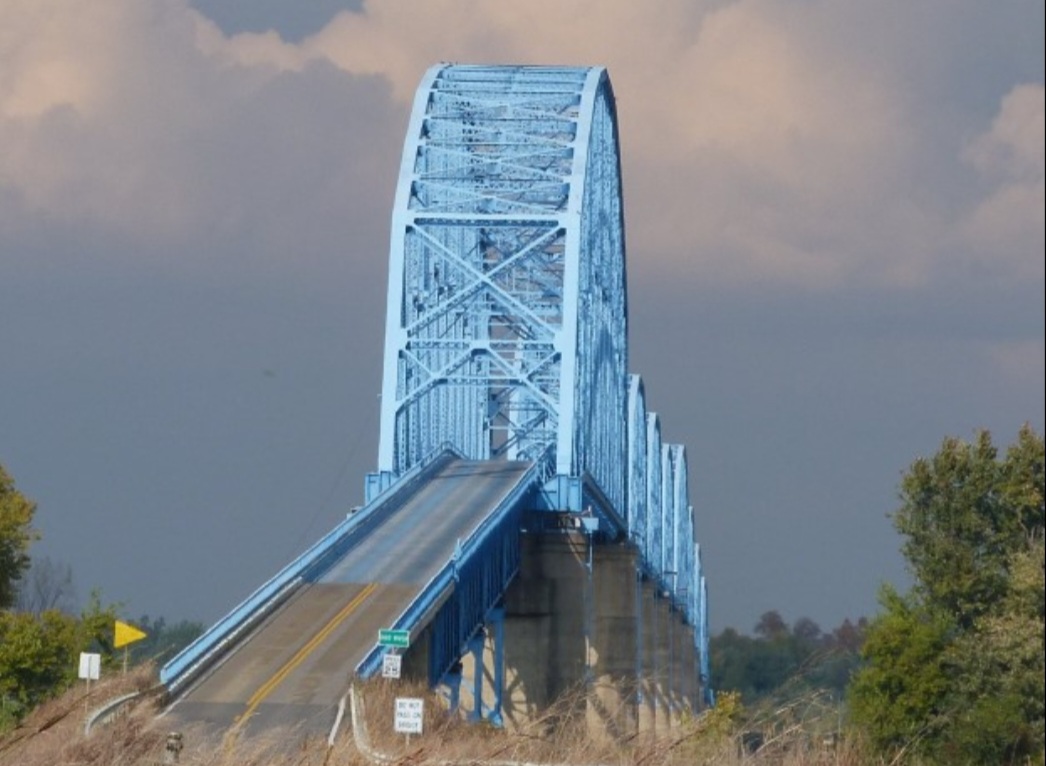 Bridge Drama, Native History, and Paducah – FitHippie Adventures